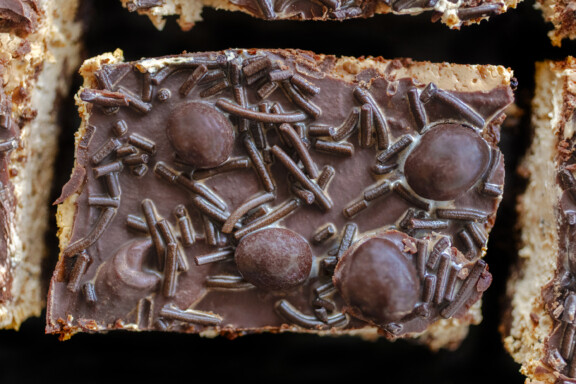 Coffee Cheesecake Bars: A Healthy & Indulgent Treat